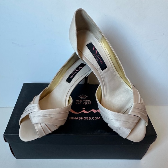 Nina Shoes | Shoes | Nwb Nina New York Culver Beige Powder Sand Classic ...